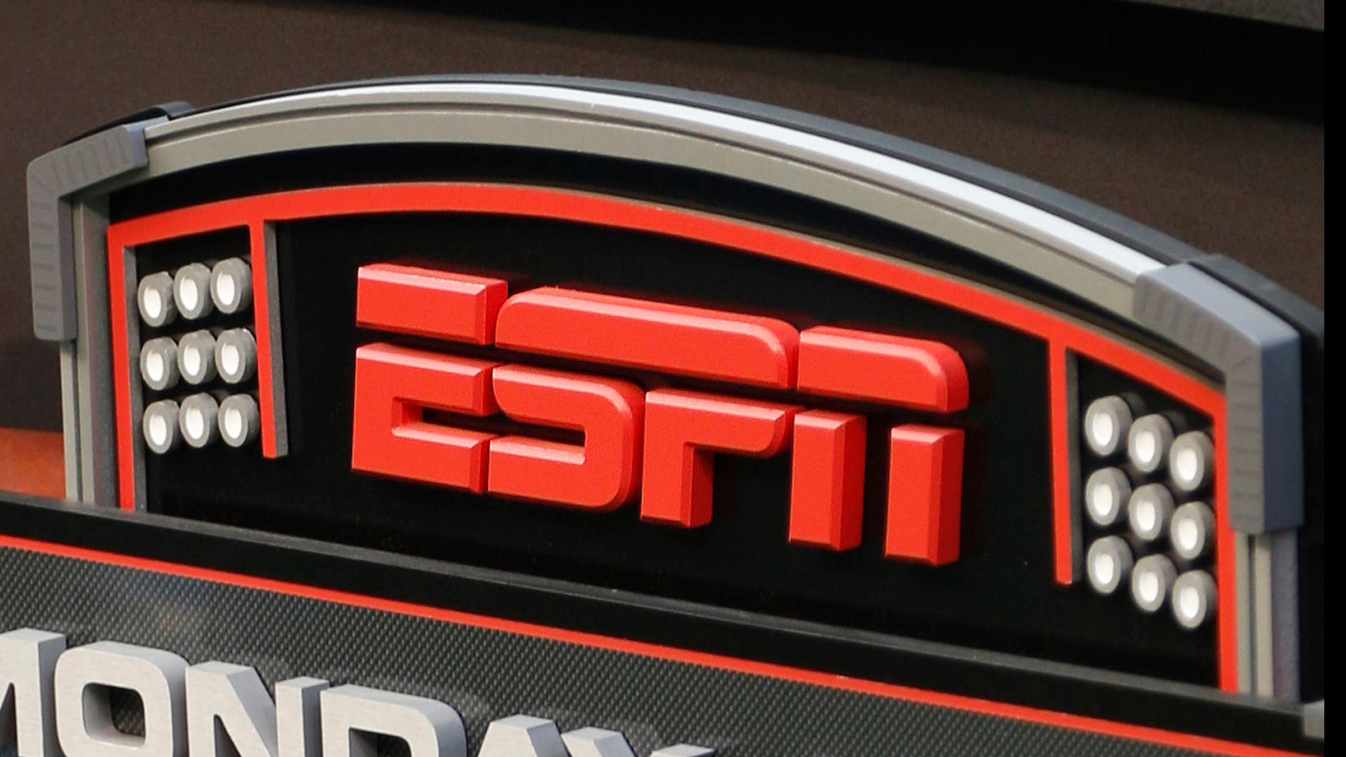 ESPN's Mike Patrick dies at 80; shaped NFL voice | kagstv.com