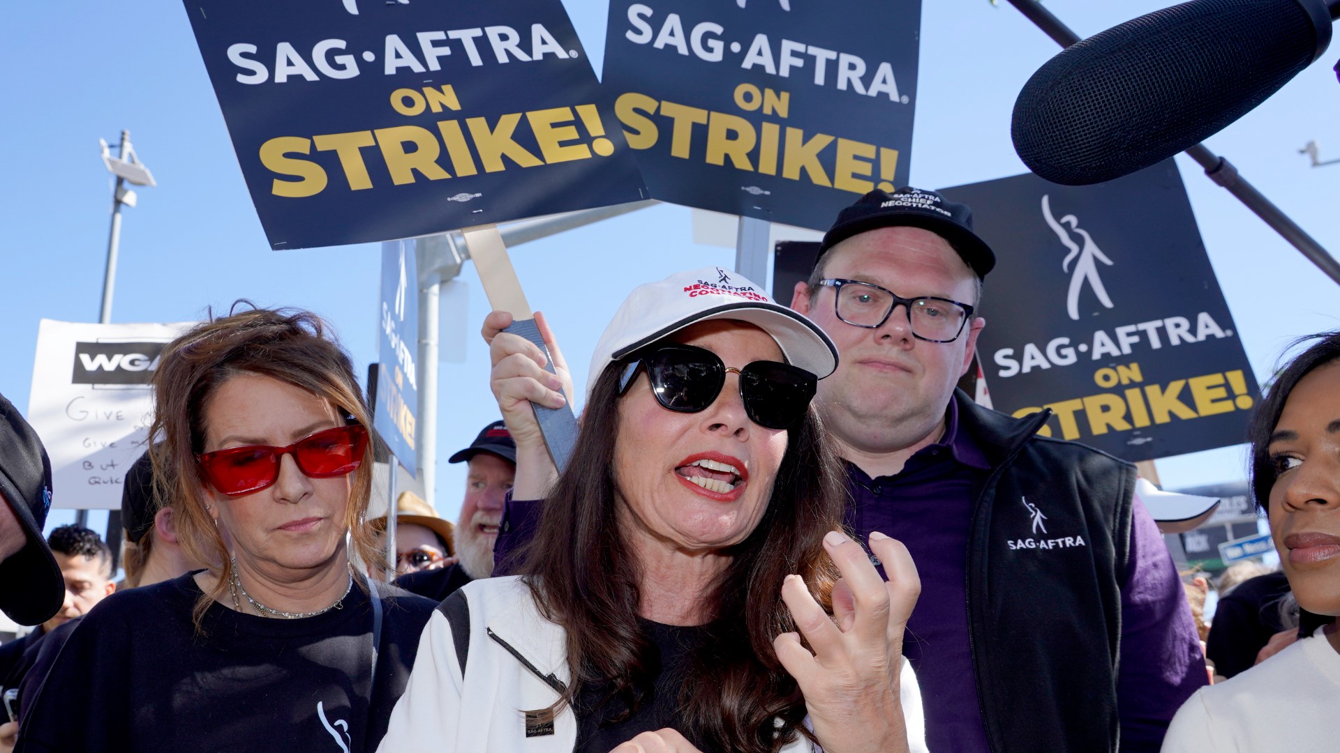 Hollywood actors join picket line as SAG strike begins | kagstv.com