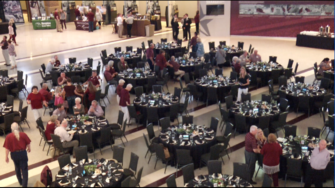 Aggie alumni and friends attend Coaches Night | kagstv.com