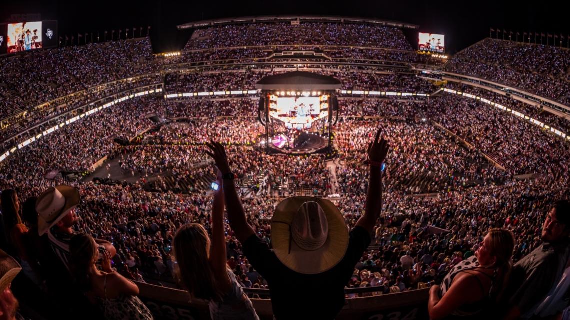 College Station hosts record-breaking George Strait concert | kagstv.com