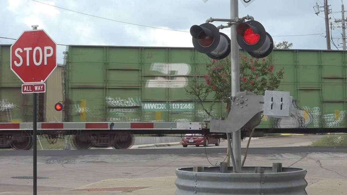 Train stop temporarily closes College Station roads | kagstv.com