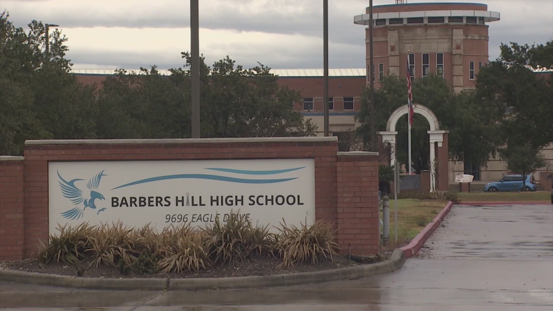Barbers Hill hair lawsuit: Judge dismisses most claims | kagstv.com