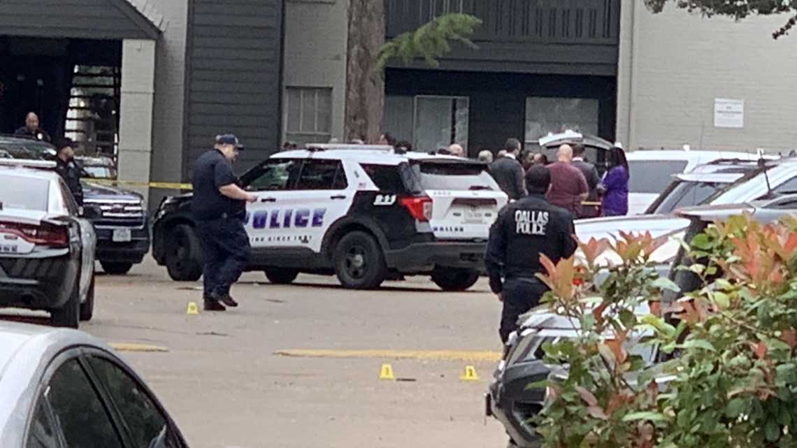 Dallas, Texas shooting: Police officer shot in leg, sources say ...